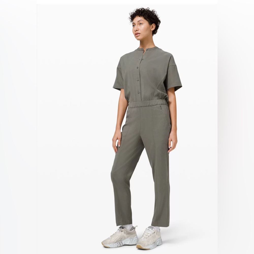 Lululemon Perfectly Poised Green Jumpsuit Size 8 - Gem